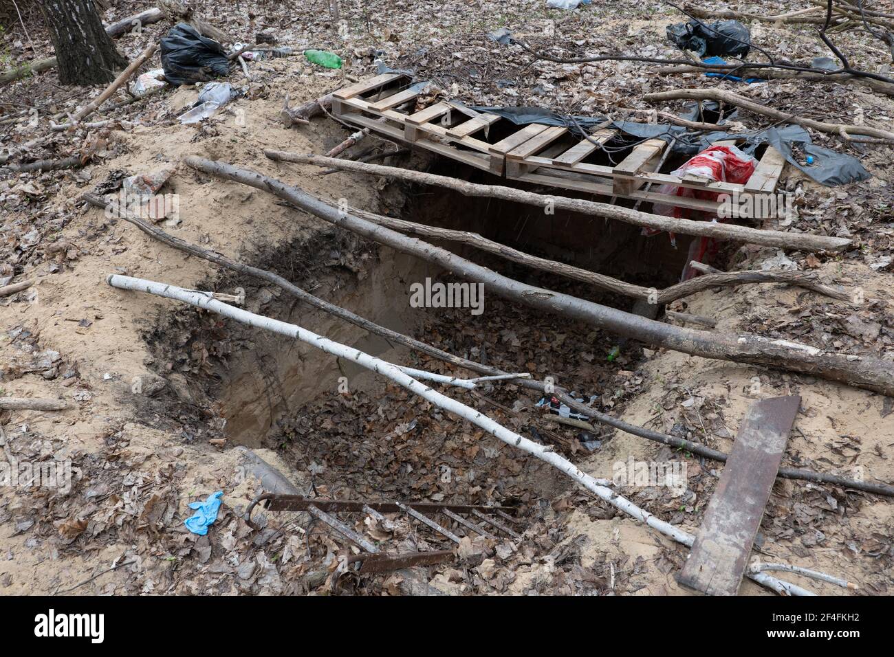 Foxhole hi-res stock photography and images - Alamy