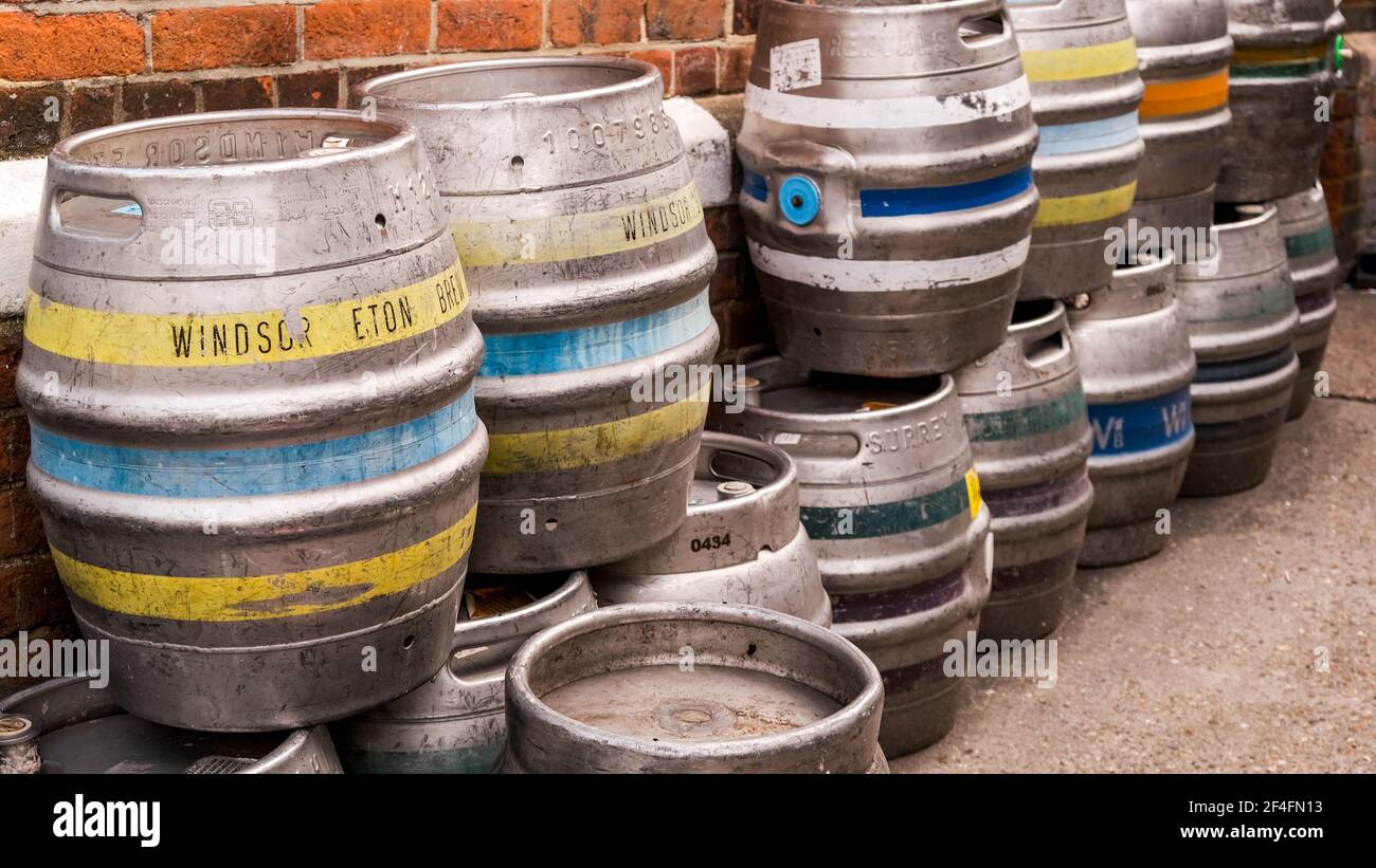 Empty beer kegs hi-res stock photography and images - Alamy
