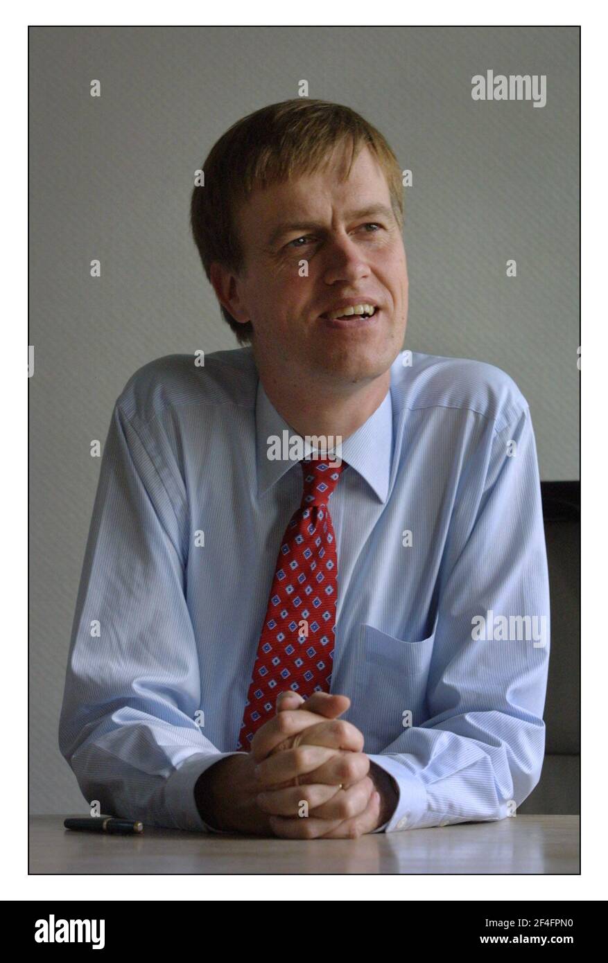 Stephen Timms in the D.T.I. London.pic David Sandison 1/8/2002 Stock ...