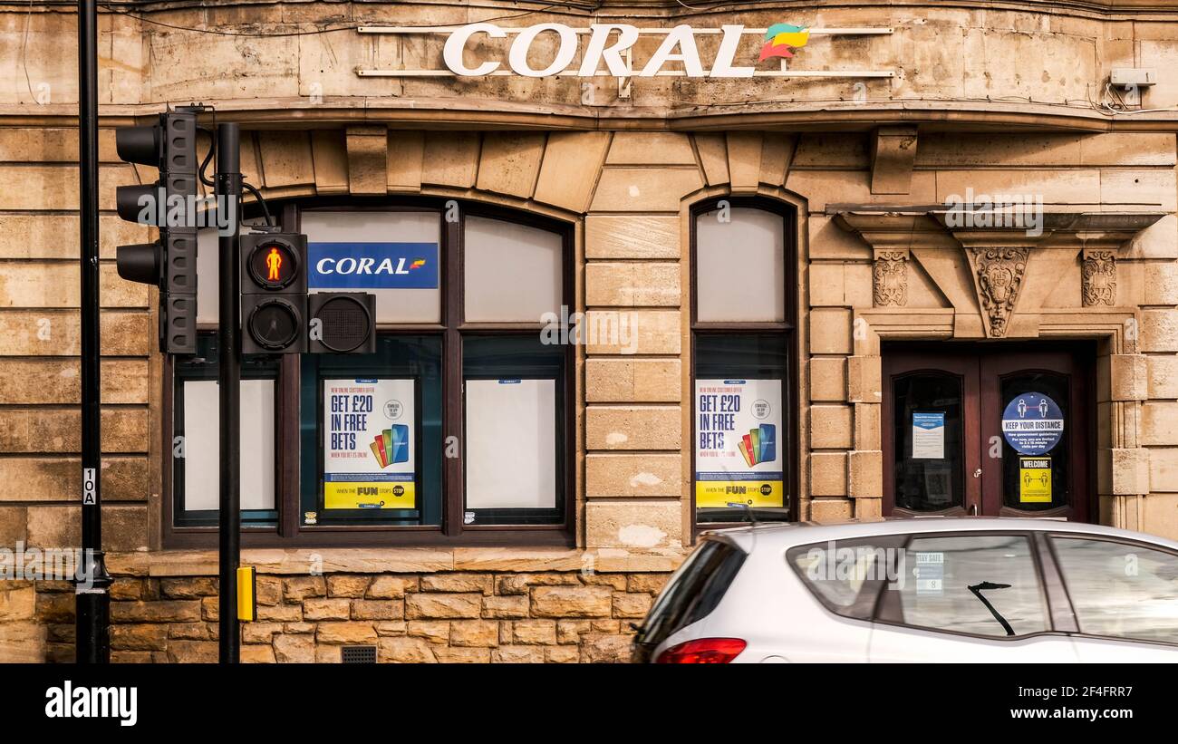 Betting shop front hi-res stock photography and images - Alamy