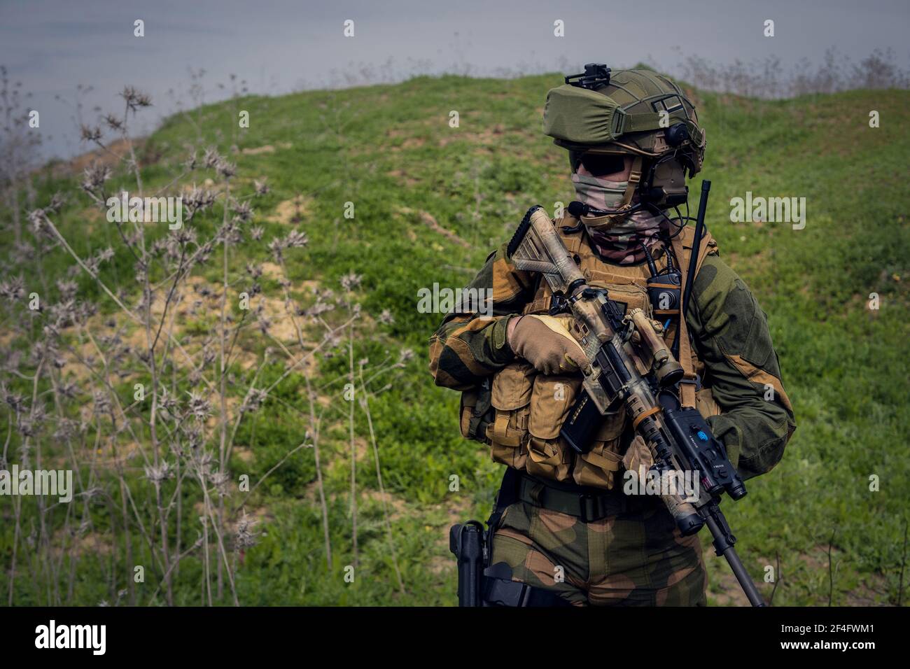 Armed soldier hi-res stock photography and images - Alamy