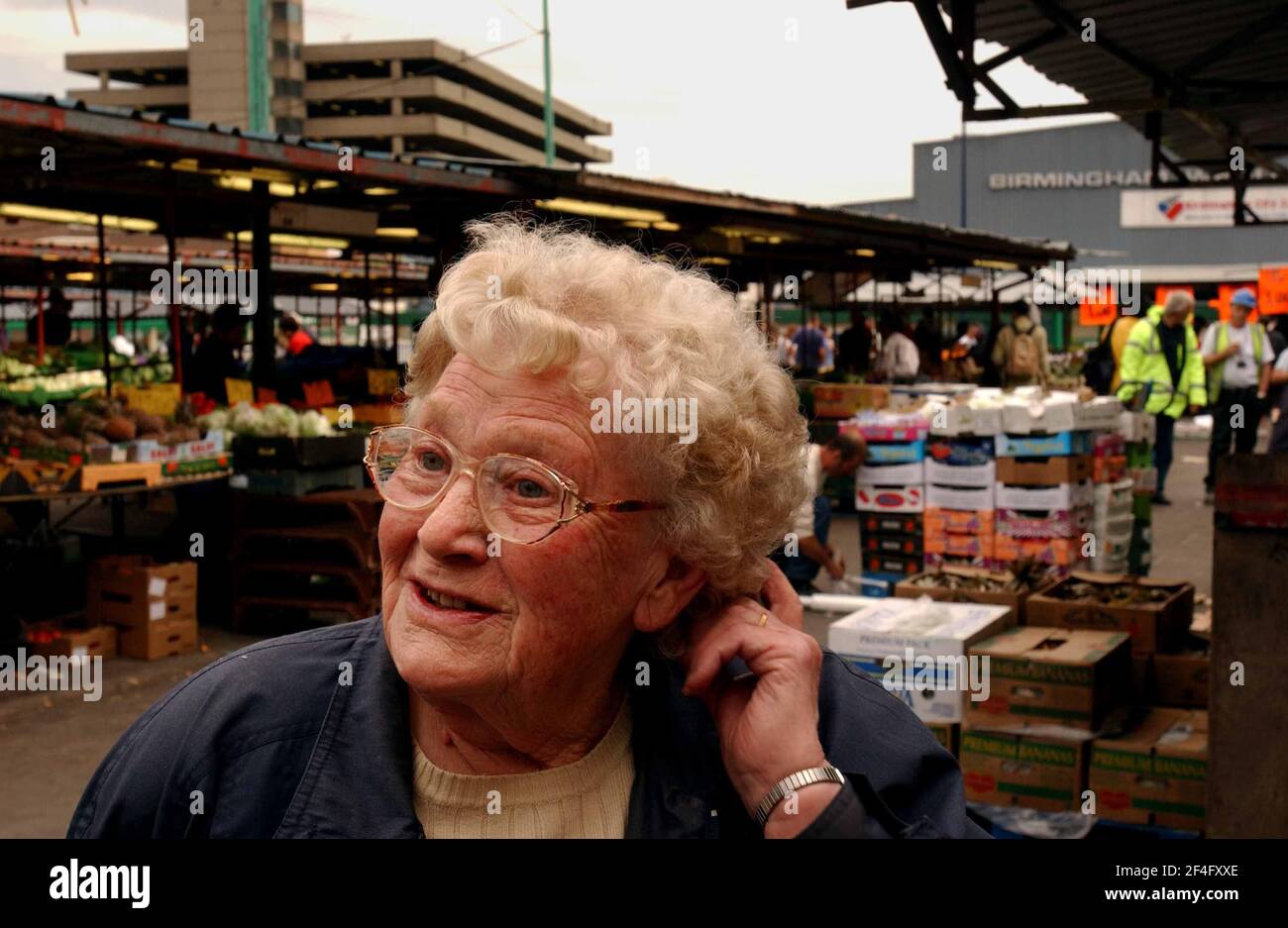 IVY SMITH NR THE BULLRING IN BIRMINGHAM. 5/9/02 PILSTON Stock Photo - Alamy