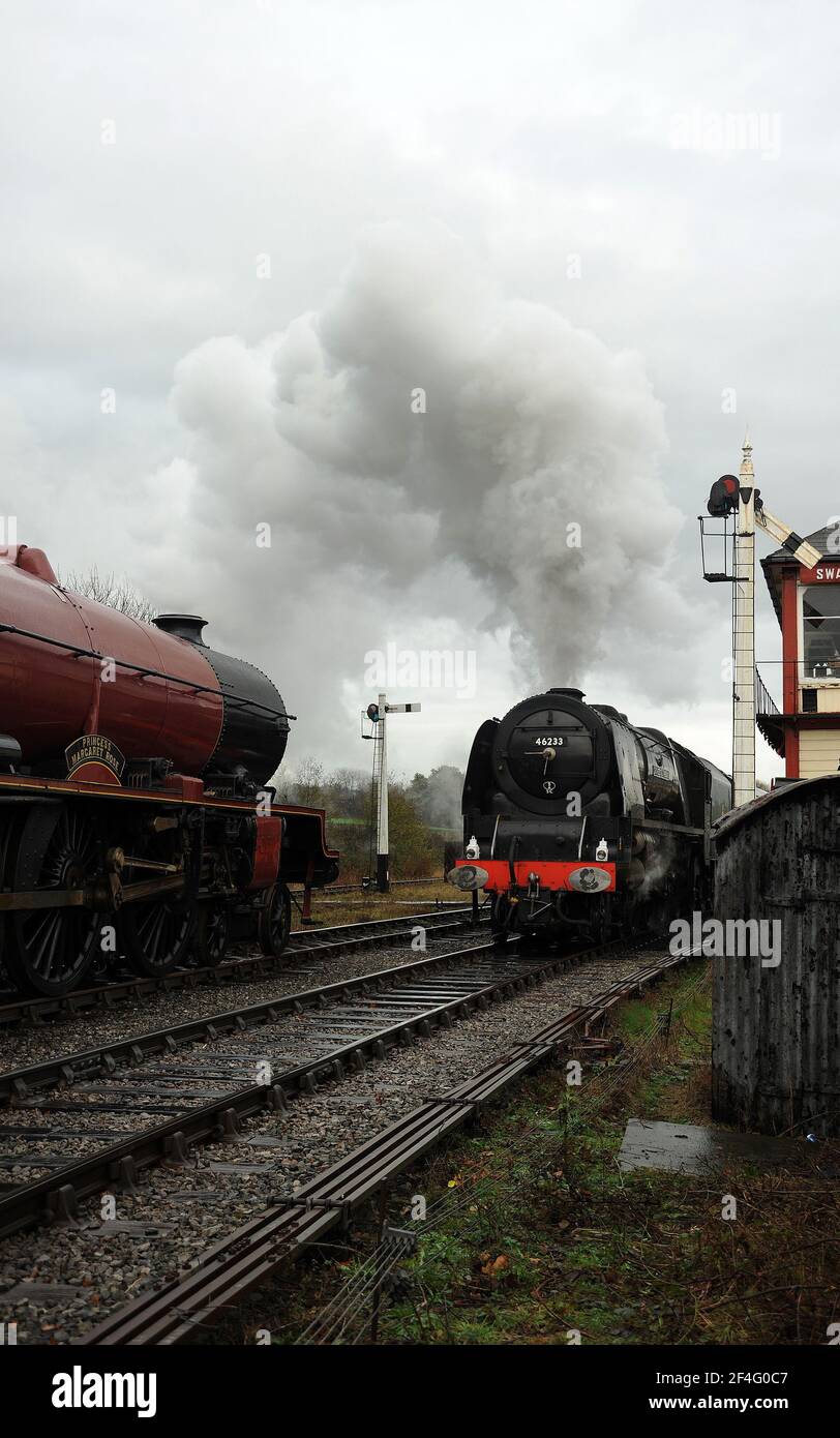 "Duchess of Sutherland" crossing "Princess Margaret Rose" at Swanwick ...