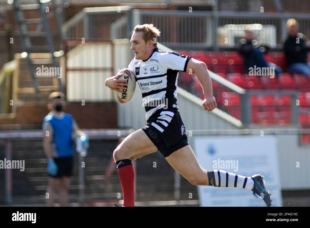 Deon cross hi-res stock photography and images - Alamy