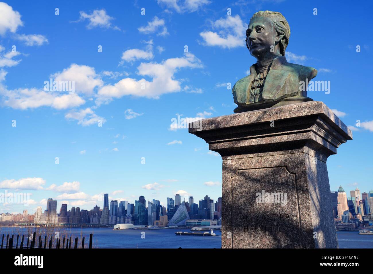 Hamilton alexander bust hi-res stock photography and images - Alamy