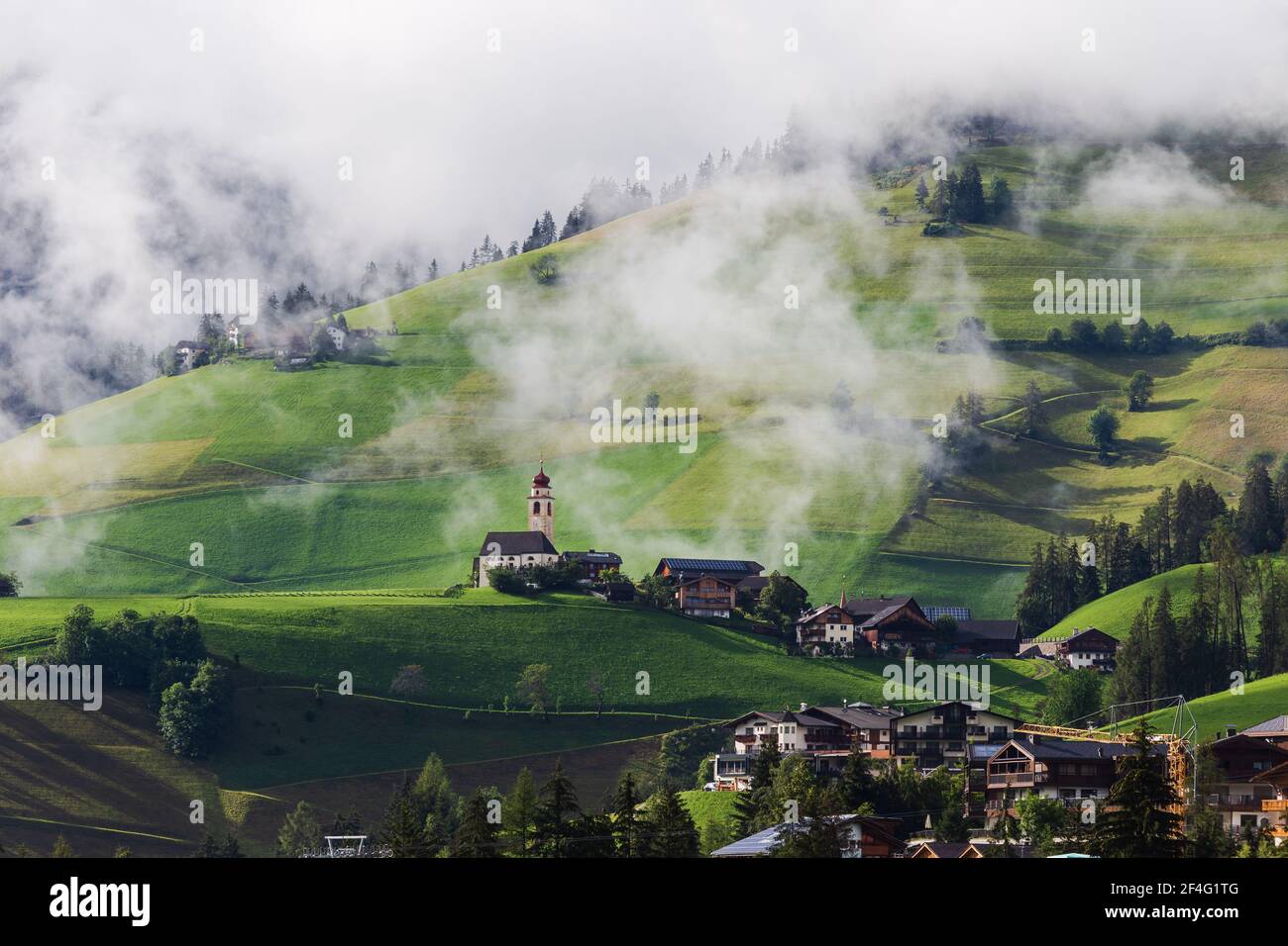 Beautiful green landscape hi-res stock photography and images - Alamy