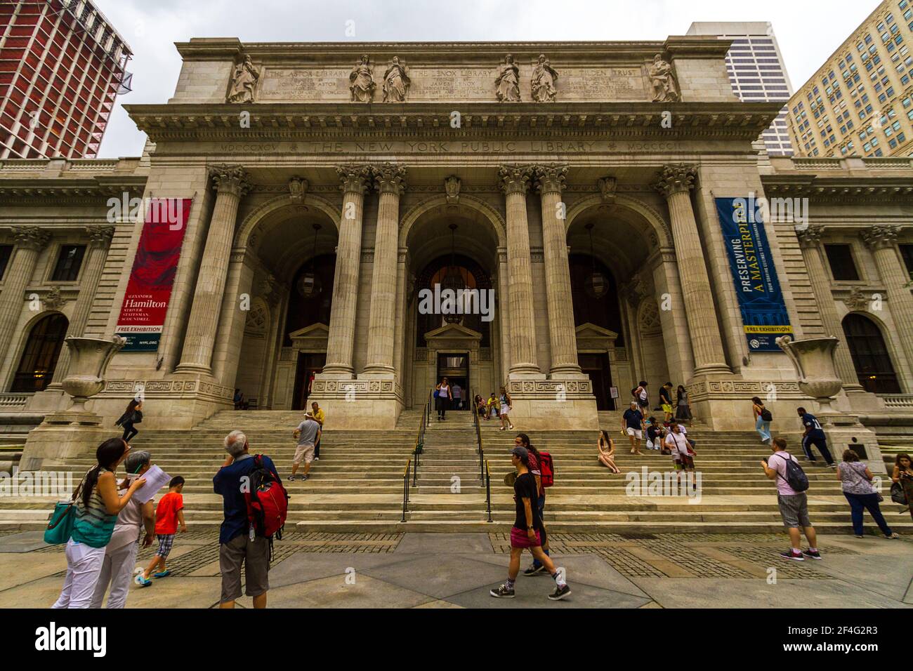 New york public library exterior hi-res stock photography and images ...