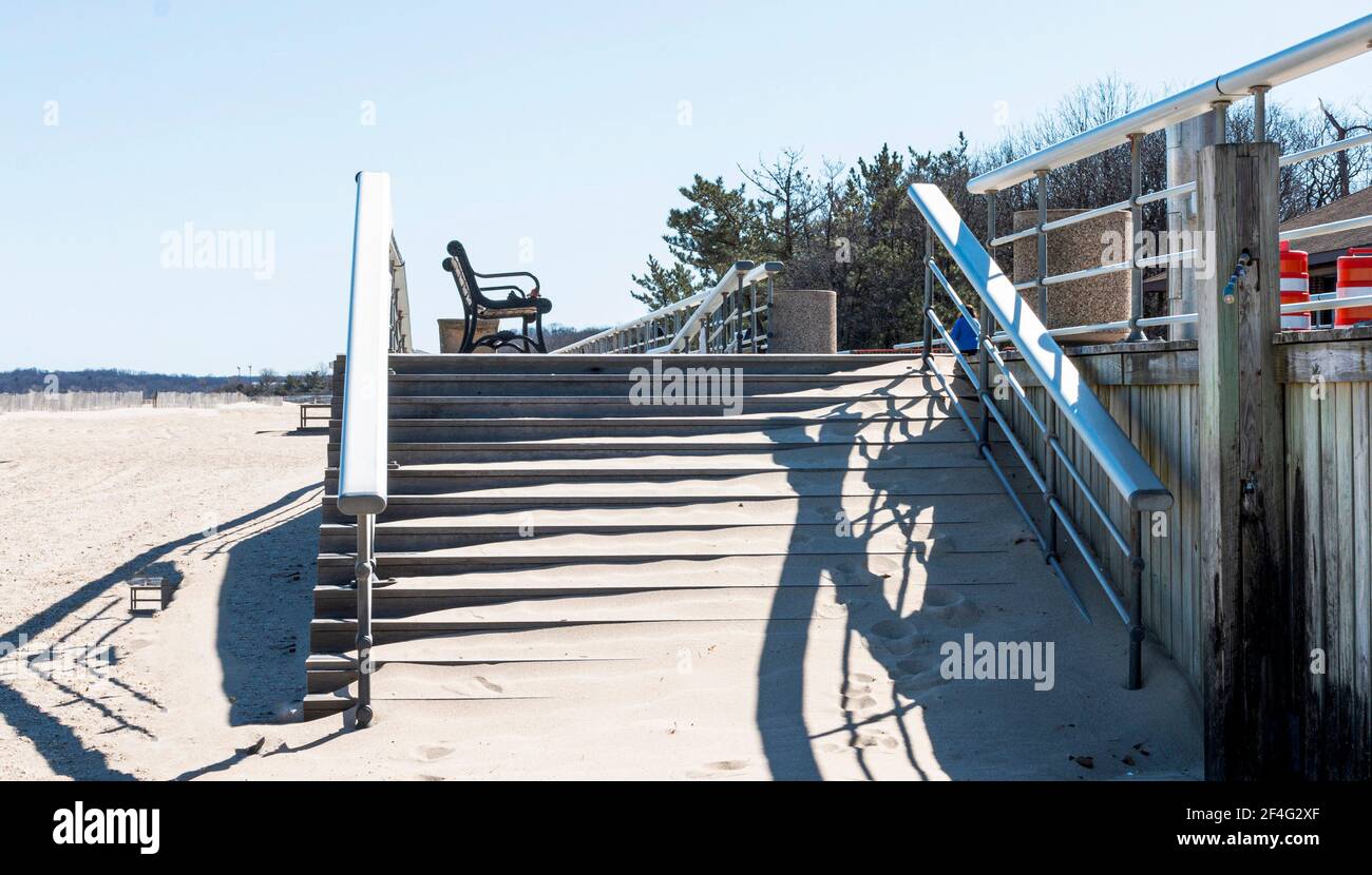 Beach railings ramp hi-res stock photography and images - Alamy