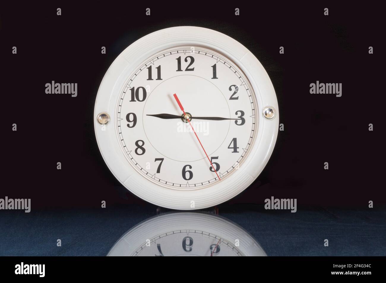 Accuracy arrow hi-res stock photography and images - Alamy