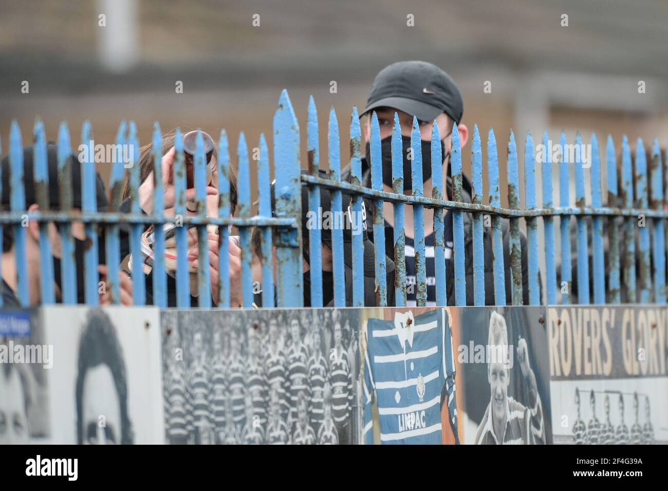 Featherstone, England - 21st March 2021 - Fans outside the match ...