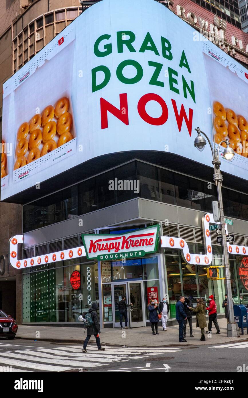 Times square grab hi-res stock photography and images - Alamy