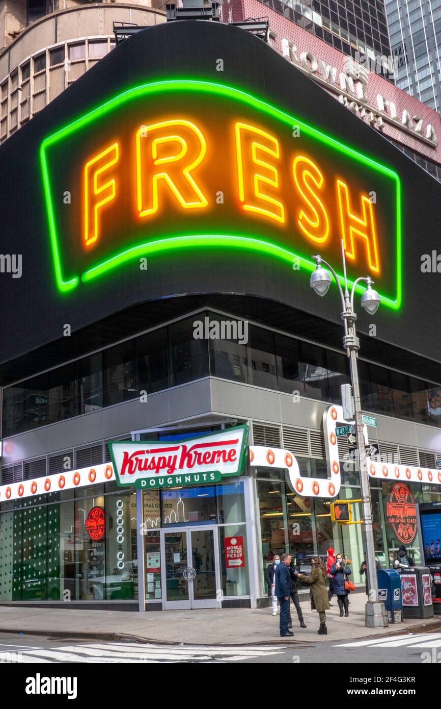 Logo krispy kreme donuts hi-res stock photography and images - Alamy