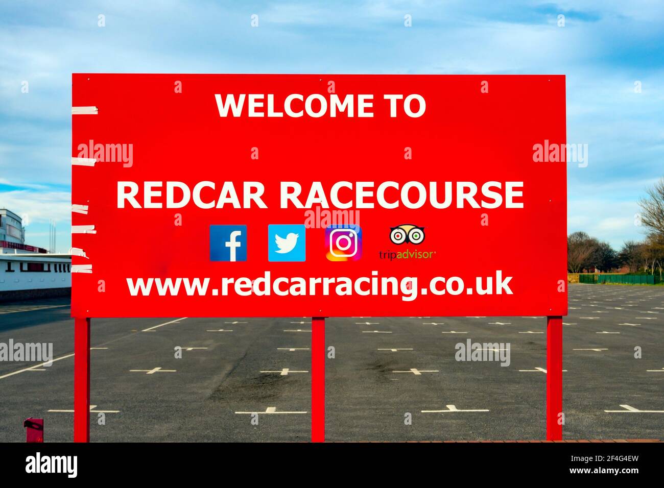 Sign at the visitors entrance to Redcar Horse Racing Course Stock Photo ...