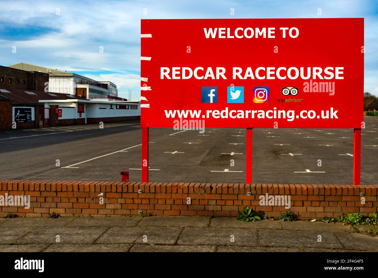 Yorkshire horse racing course hi-res stock photography and images - Alamy