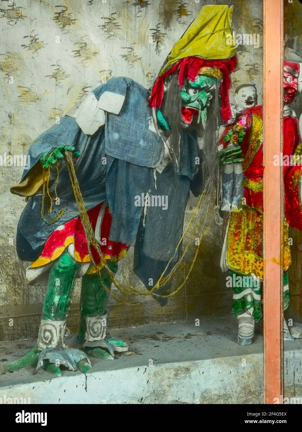 Human webbed feet hi-res stock photography and images - Alamy