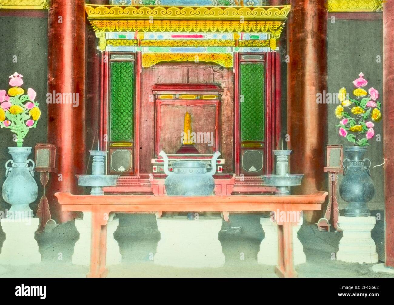 Historical altar hi-res stock photography and images - Alamy