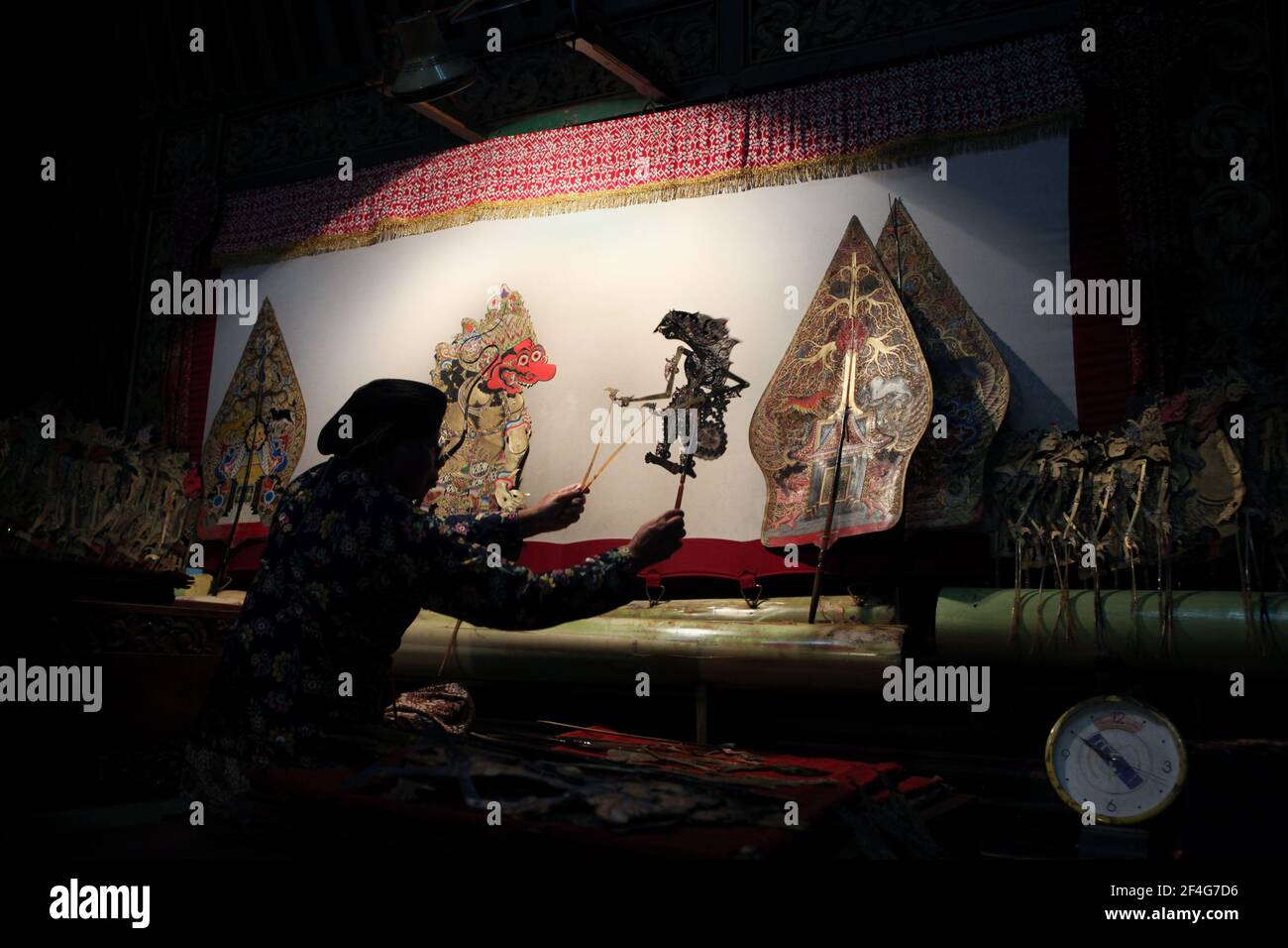 Dalang hi-res stock photography and images - Alamy