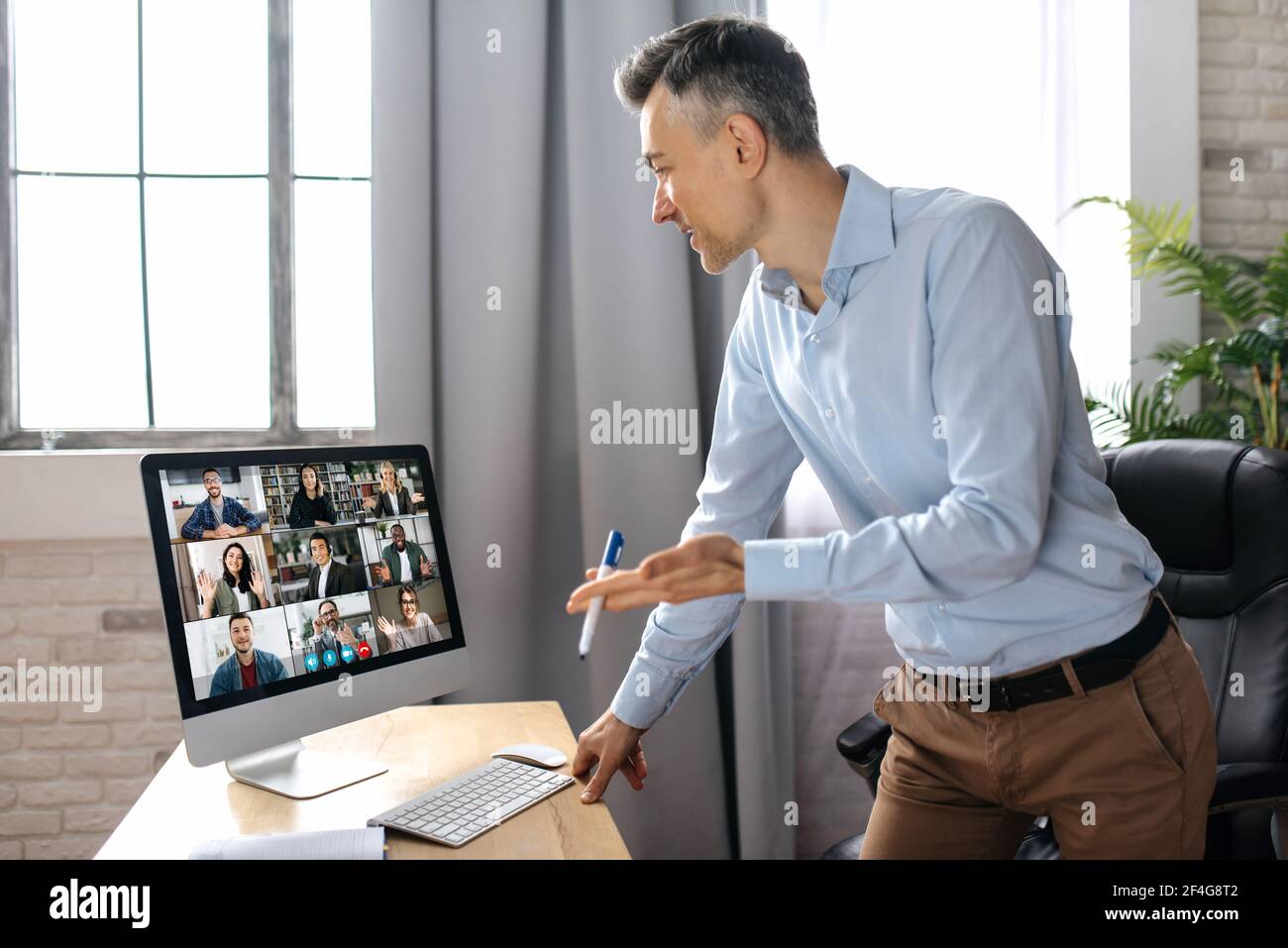 Hand gestures office hi-res stock photography and images - Alamy
