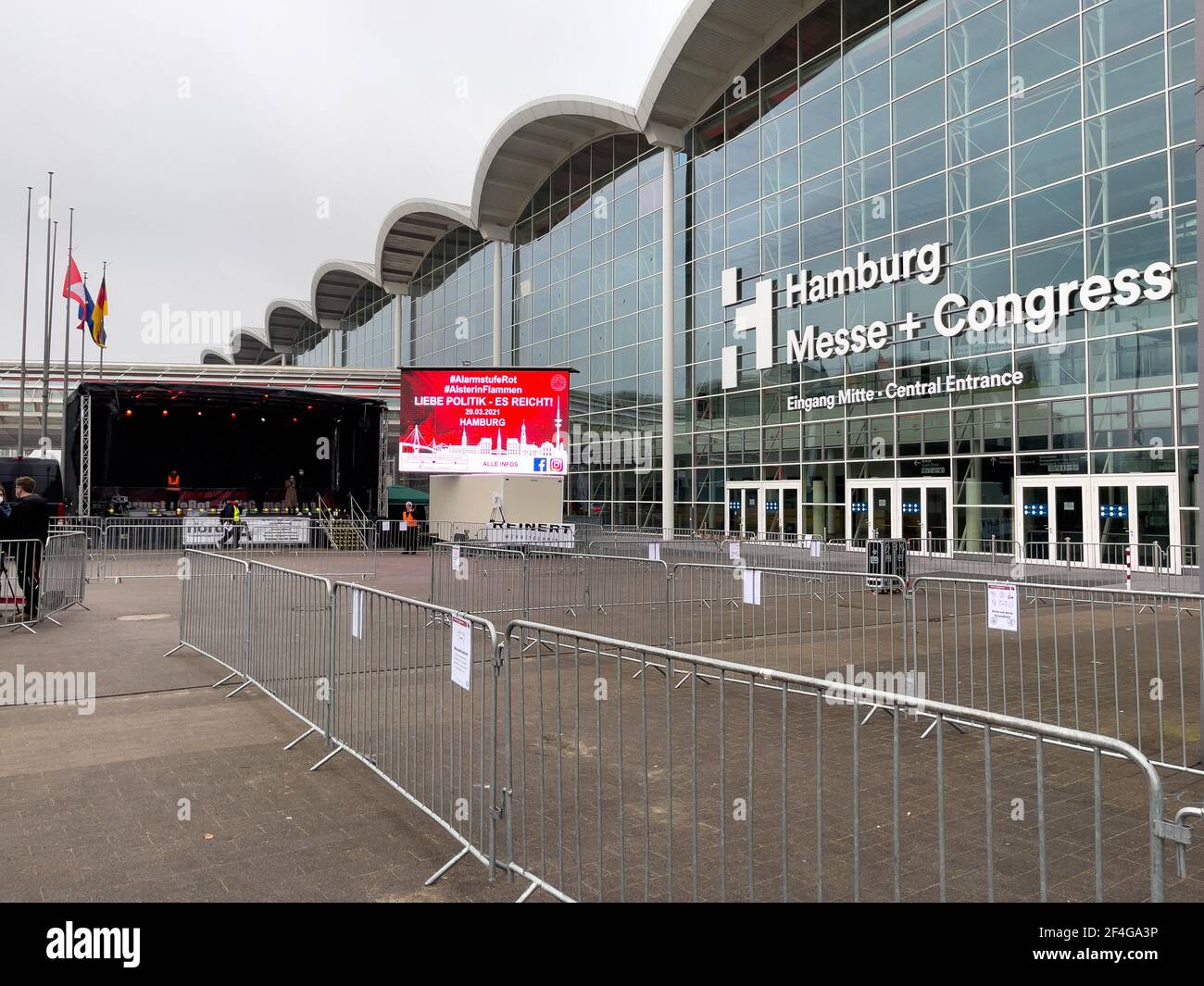 Alarmstufe Rot, Alster in Flammen, Liebe Politik - Es reicht!, Hamburg ...