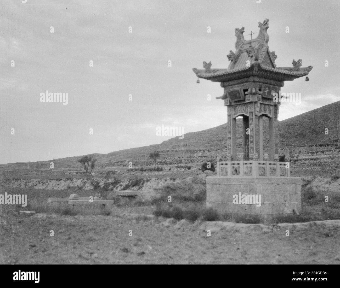 Small Temple on Hill, China, Ding Xian (China), Dingzhou Shi (China ...