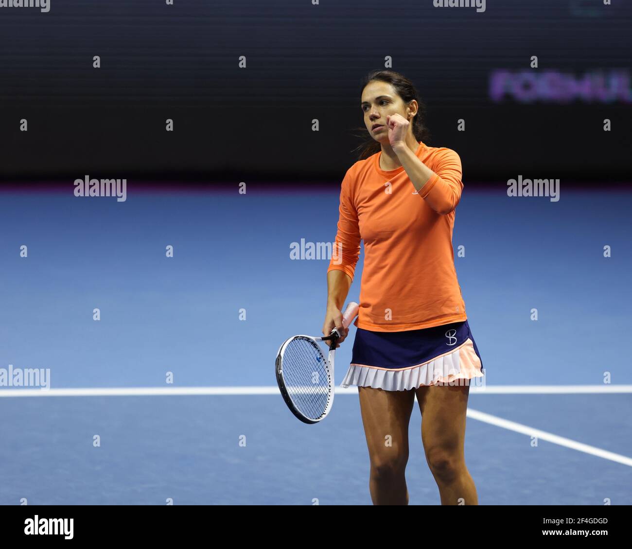 Raluca Olaru High Resolution Stock Photography and Images - Alamy