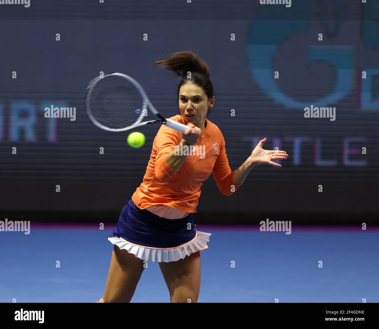 Raluca Olaru High Resolution Stock Photography and Images - Alamy