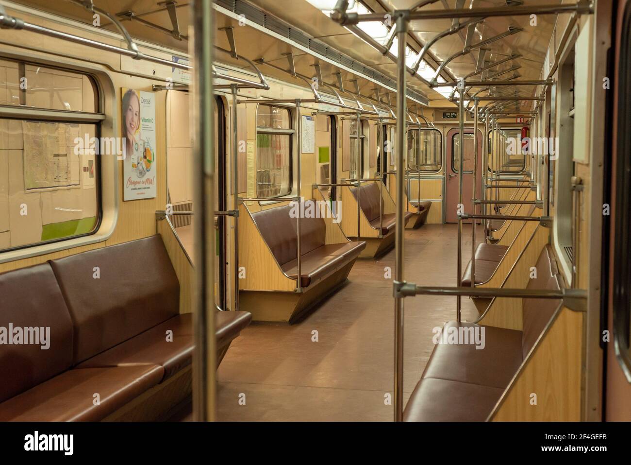 Carriage empty hi-res stock photography and images - Alamy