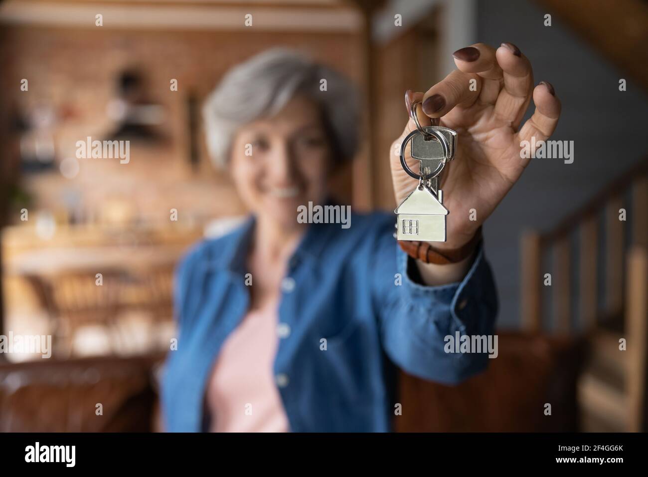 Elderly house keys hi-res stock photography and images - Alamy