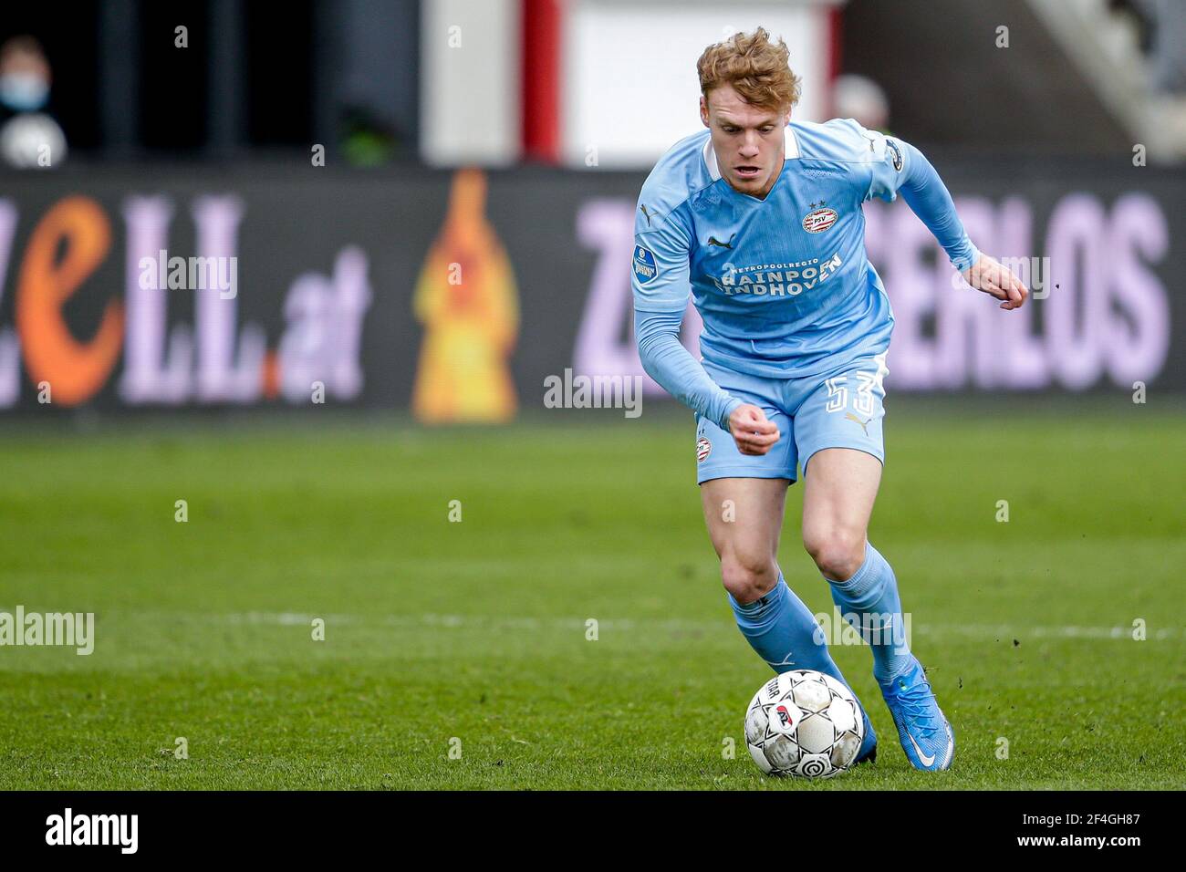 ALKMAAR, NETHERLANDS - MARCH 21: Yorbe Vertessen of PSV during the ...