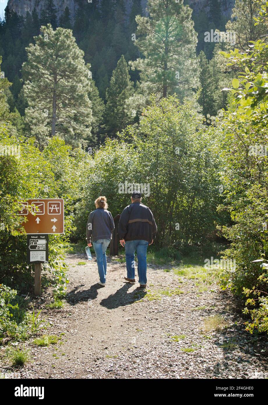 Middle aged people walking hi-res stock photography and images - Alamy