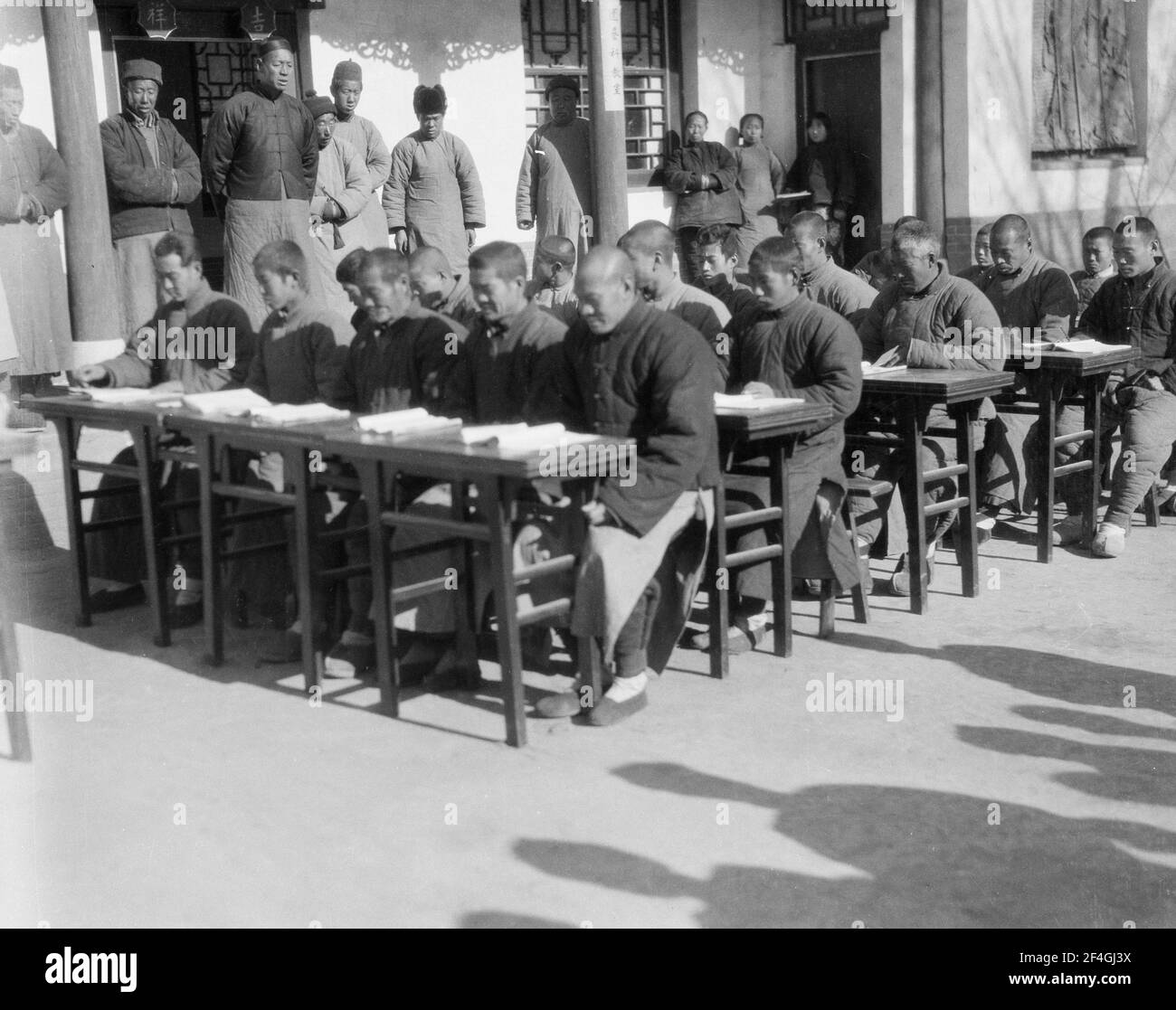 Black and white male students hi-res stock photography and images - Alamy