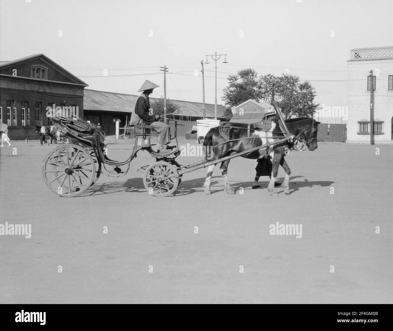 Horse and carriage 1900s hi-res stock photography and images - Alamy