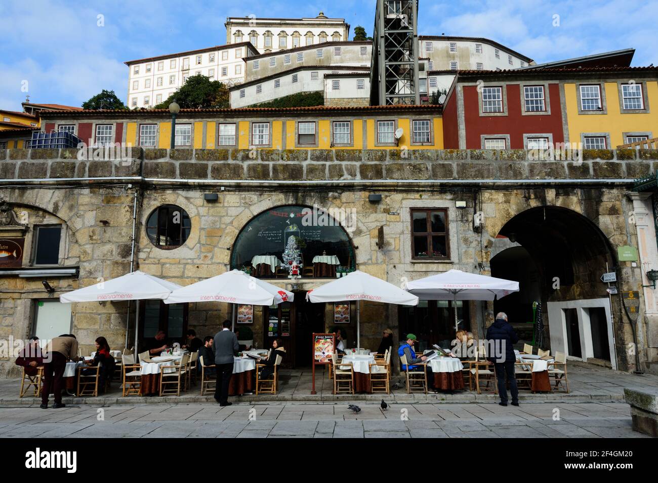 Cais do porto hi-res stock photography and images - Alamy