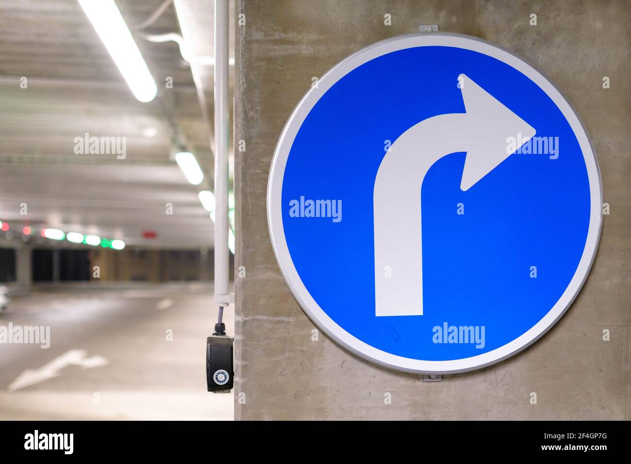 Right of parking hi-res stock photography and images - Alamy