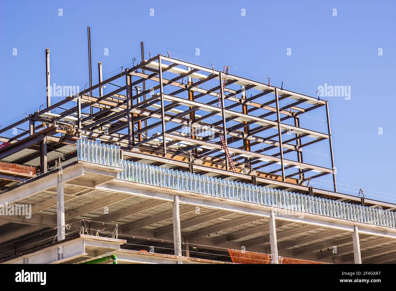 Steel girders beams multi story hi-res stock photography and images - Alamy