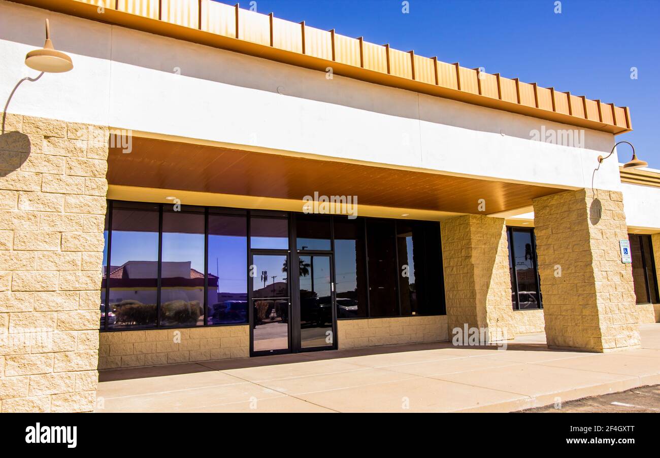 Commercial Store Front Closed Due To Failed Business Stock Photo - Alamy