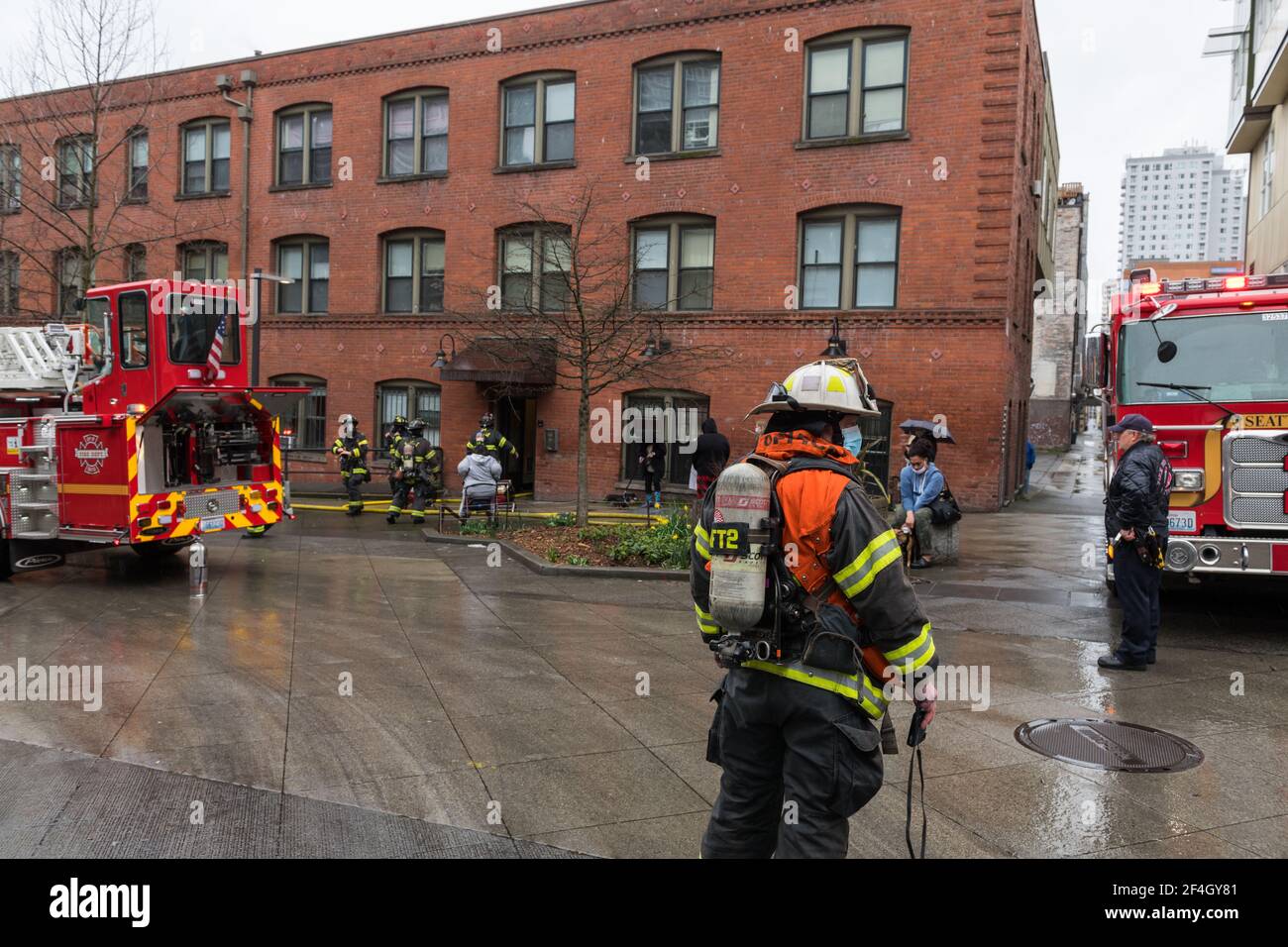 Seattle, USA. 21st Mar, 2021. Mid-day Seattle Fire Department responds ...
