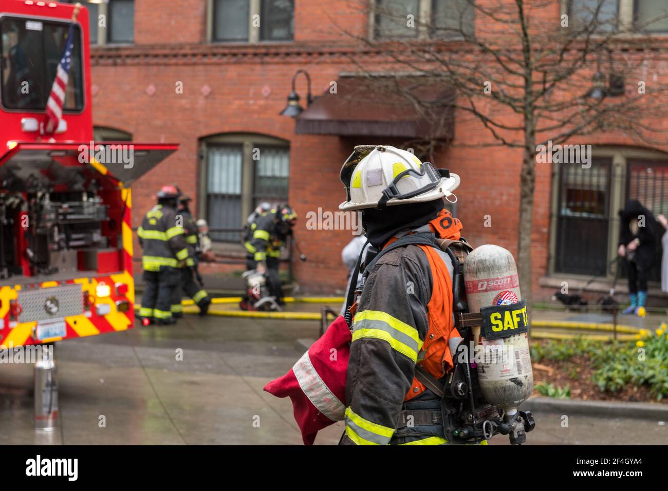 Seattle, USA. 21st Mar, 2021. Mid-day Seattle Fire Department responds ...