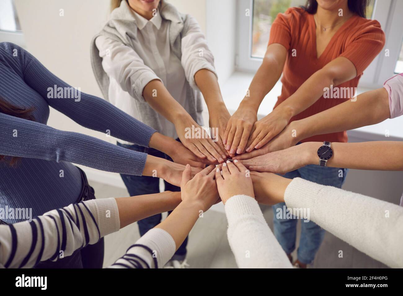 Strength together circle hi-res stock photography and images - Alamy