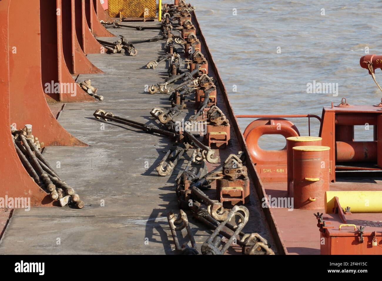 Lashing material, bottom twist-locks and turnbuckles for securing ...