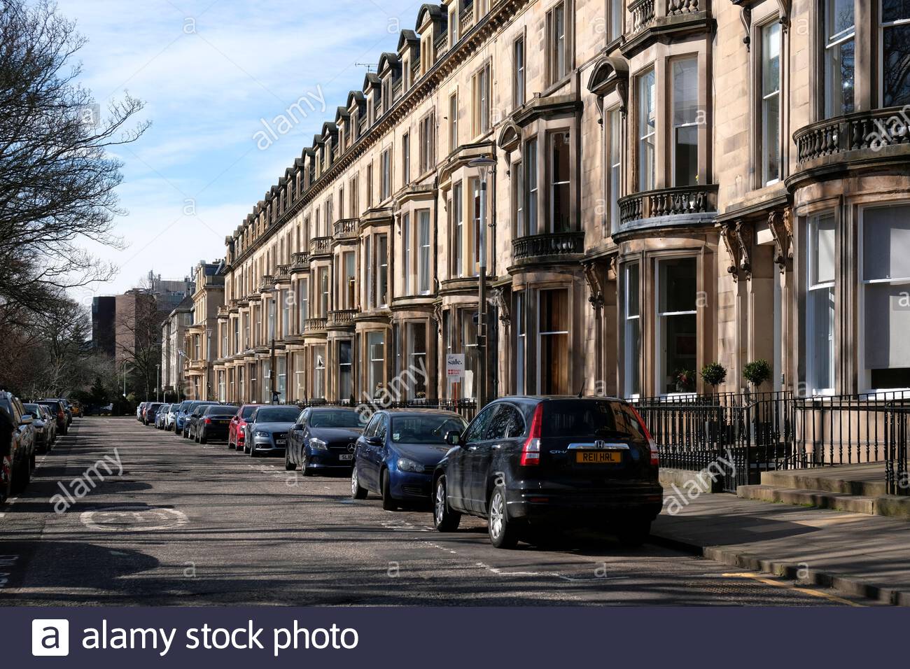Scottish terrace houses hi-res stock photography and images - Alamy