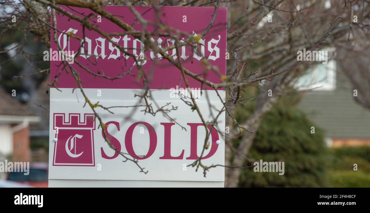 House for sale sign cut out hi-res stock photography and images - Alamy