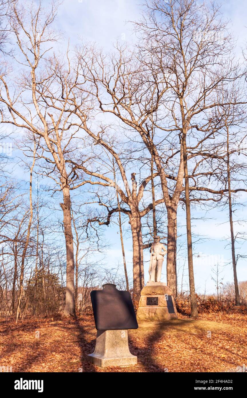 Military monuments on the battlefield at Gettysburg National Military ...