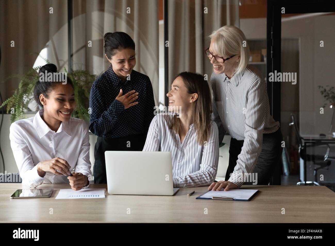 Laughter meeting hi-res stock photography and images - Alamy