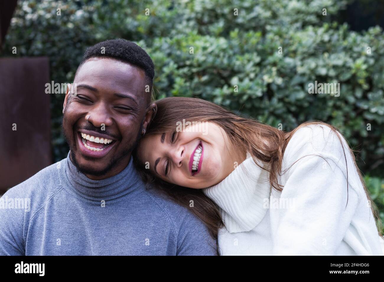 Leaning head on shoulder hi-res stock photography and images - Alamy