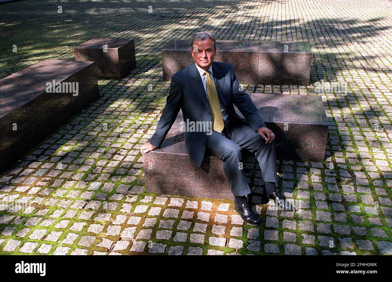 SIR CLIVE THOMPSON RENTOKILL MD SEPT 2000 Stock Photo - Alamy