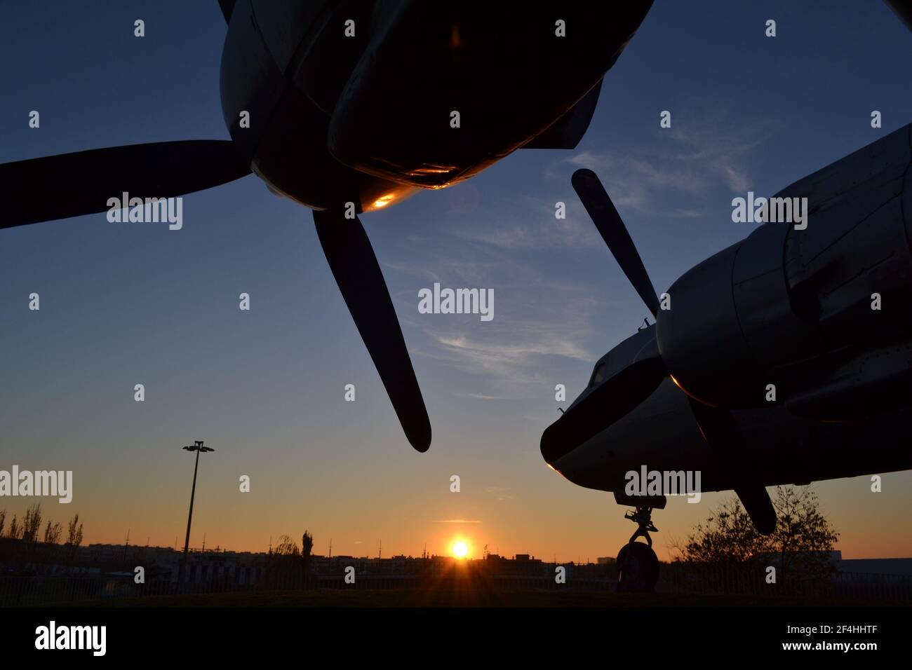 Douglas dc7 hi-res stock photography and images - Alamy