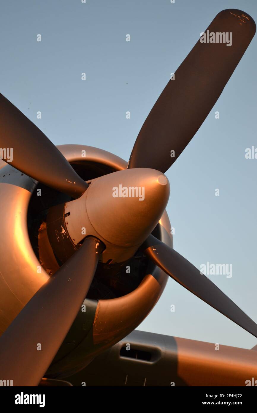 Avion avion avion avion prop hi-res stock photography and images - Alamy