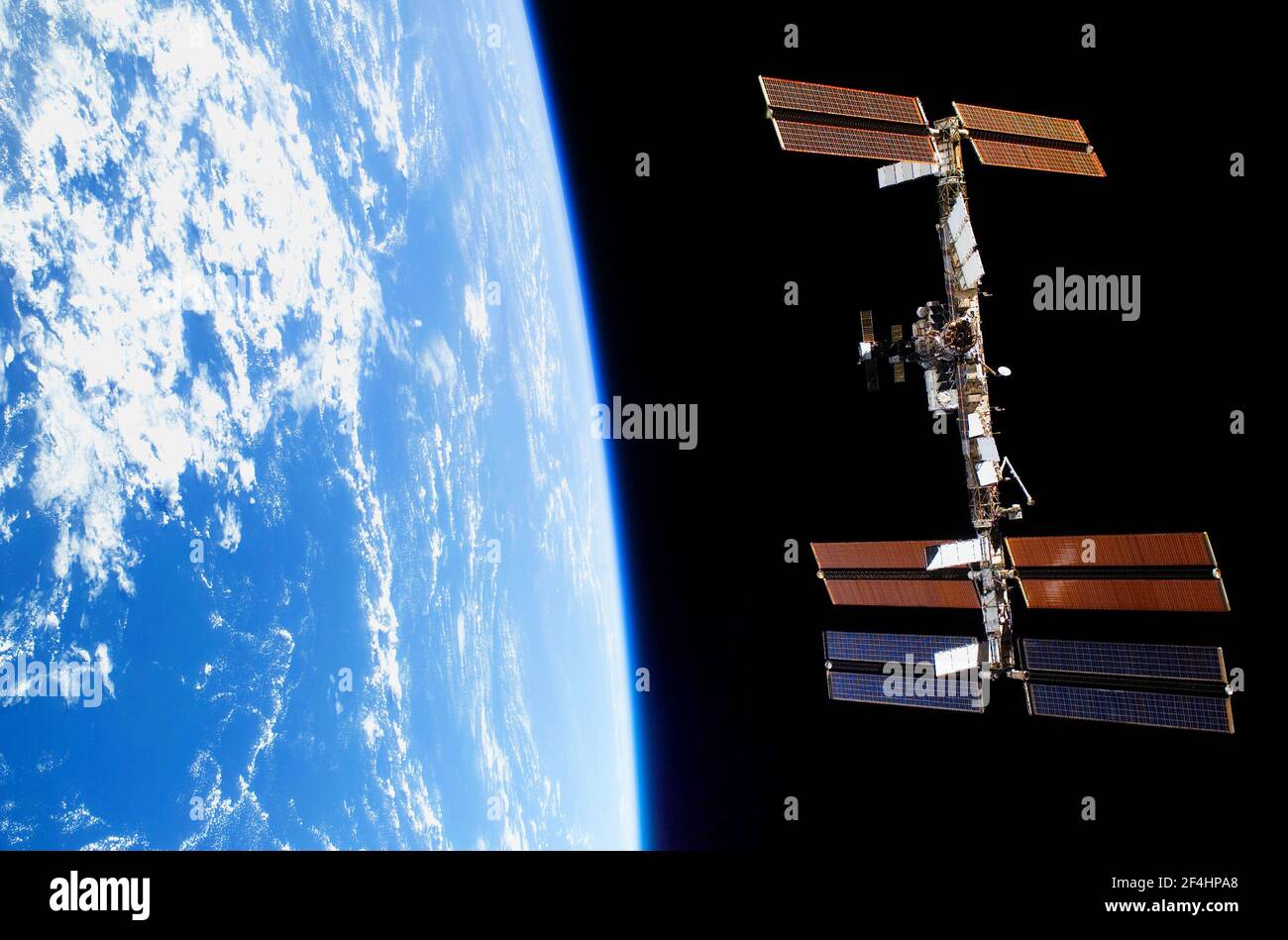 Orbital space station hi-res stock photography and images - Alamy