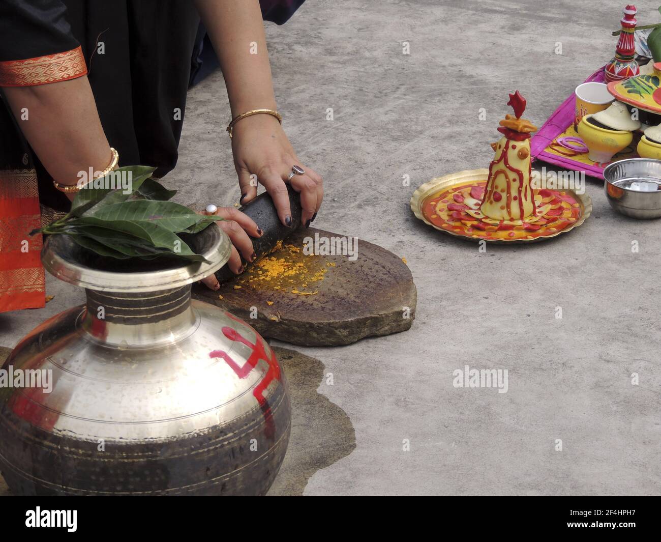 Bengali wedding rituals hi-res stock photography and images - Alamy